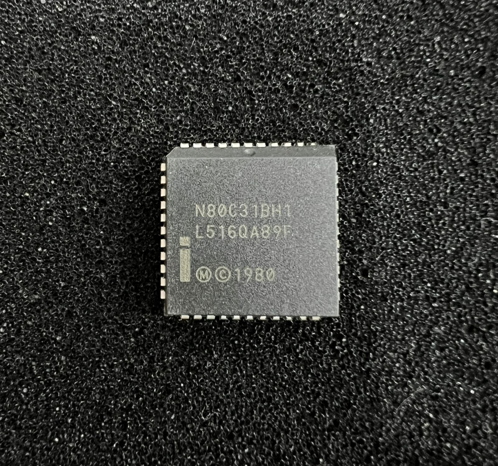 StarTeck | CIRCUITO INTEGRADO MCU 8BIT 8051 CPU CMOS PLCC44 N80C31BH1